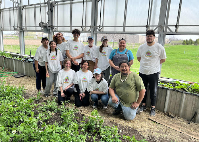 Volunteer tree planting – Makoce Ikikcupi (Land Recovery)